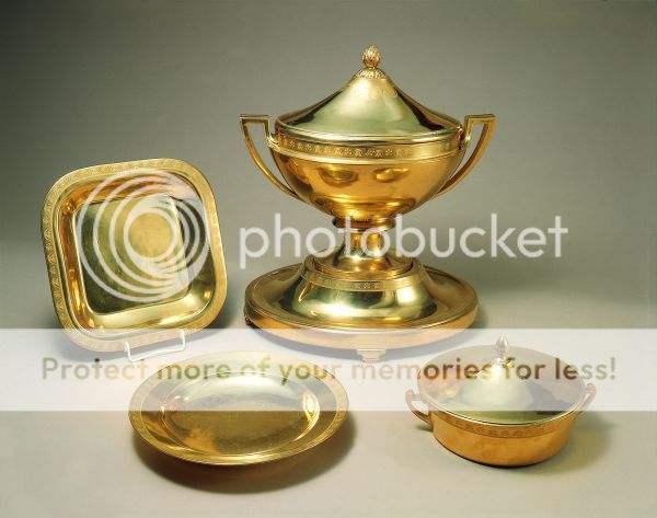 RoyalDish - Royal Dish! er... Plates (and friends)! - page 1