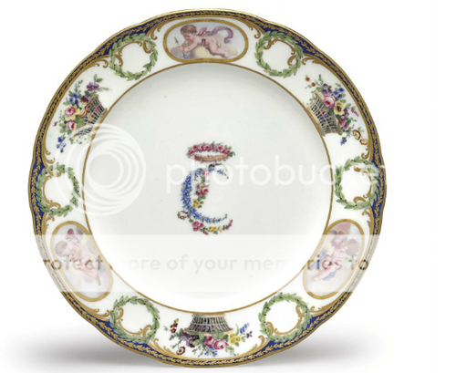 RoyalDish - Royal Dish! er... Plates (and friends)! - page 1