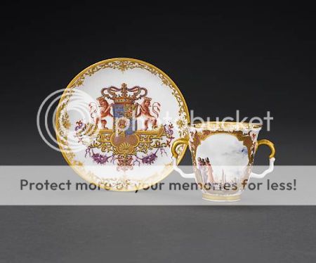 RoyalDish - Royal Dish! er... Plates (and friends)! - page 1