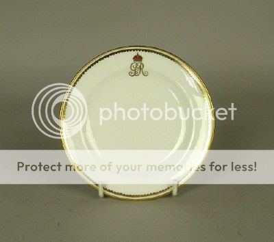 RoyalDish - Royal Dish! er... Plates (and friends)! - page 1