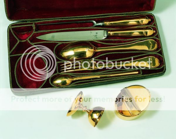 RoyalDish - Royal Dish! er... Plates (and friends)! - page 1